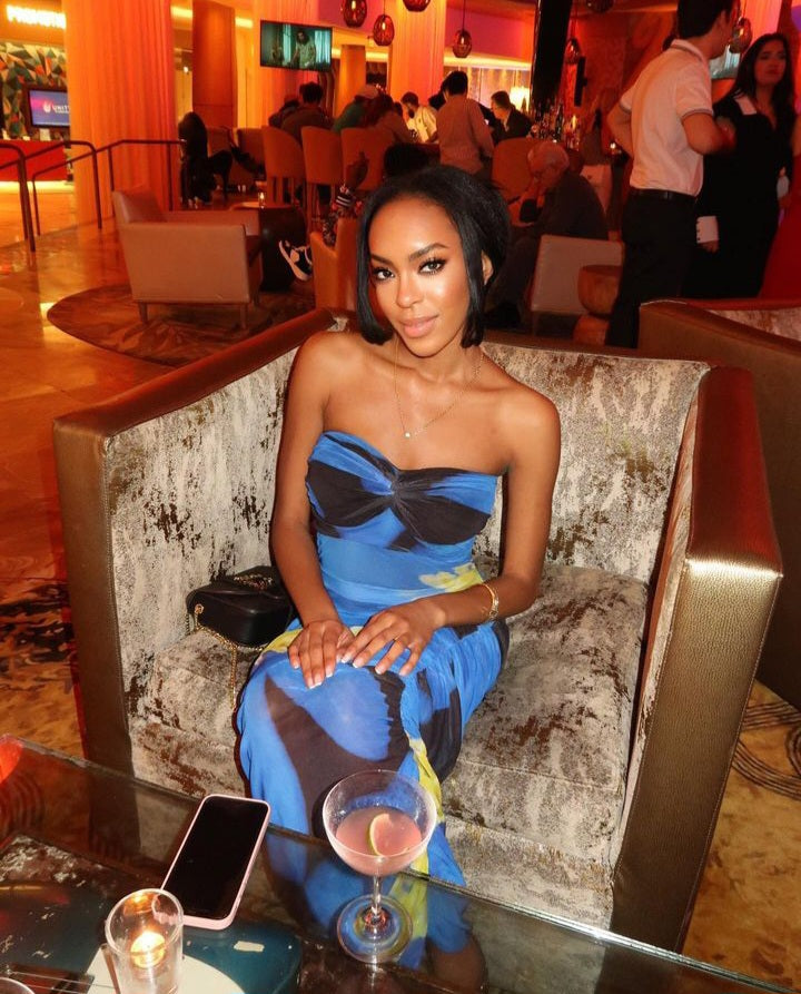 Socialite Chronicles: How to Socialize & Get Out of Your Comfort Zone ...